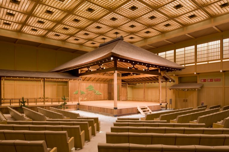 横浜能楽堂｜スタッフブログ能楽堂の建築についてのお話です。柱のお話
